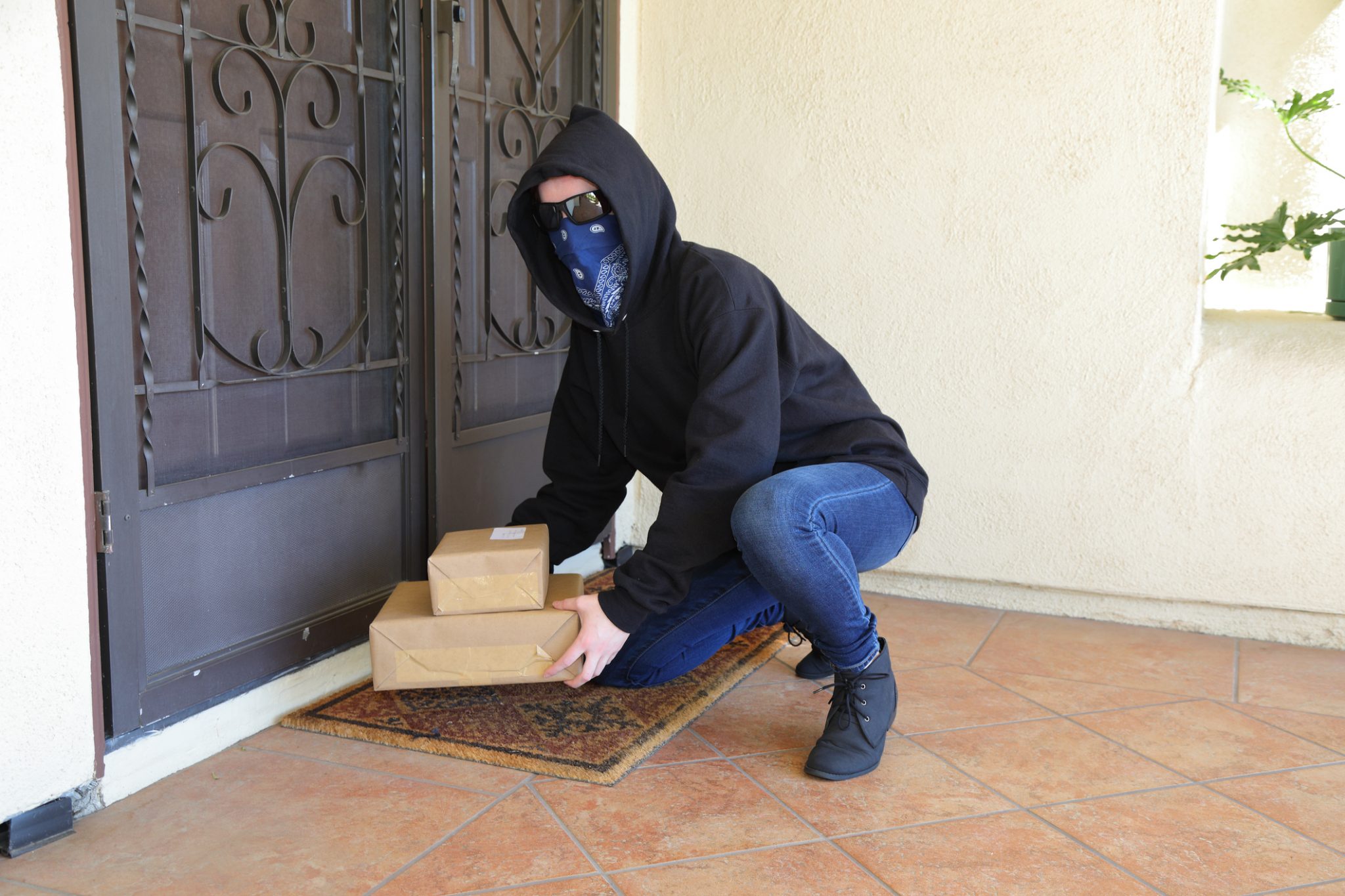 A Wave of Parcel Theft is Sweeping Across the UK, How Should Retailers ...